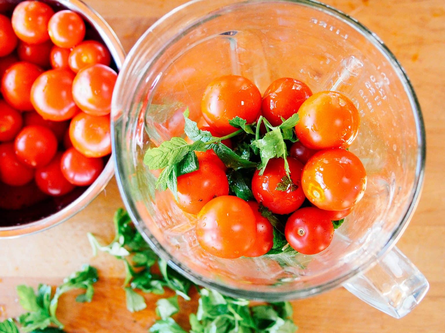 Spicy Minty Tomato Sauce Infused With Tomato Leaves - Garden Betty