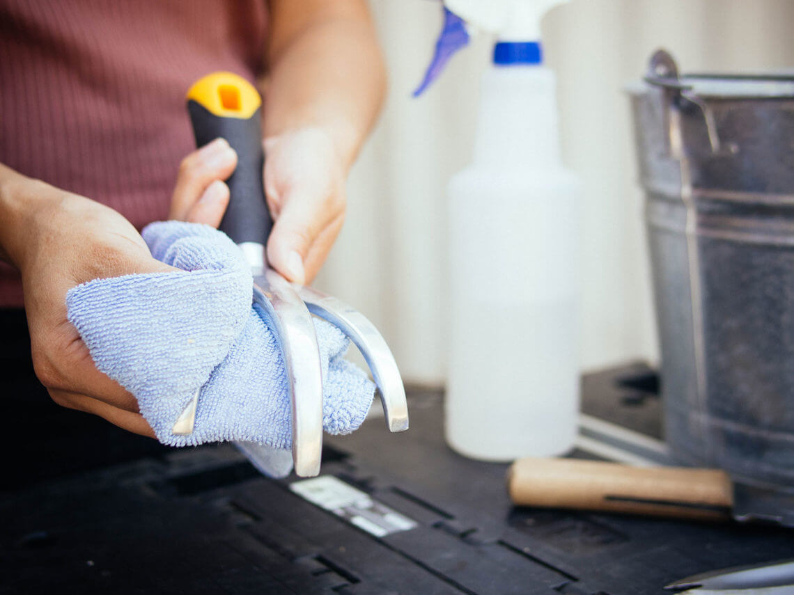 DIY Tool Cleaning Station: The Fastest Way to Clean Garden Tools ...