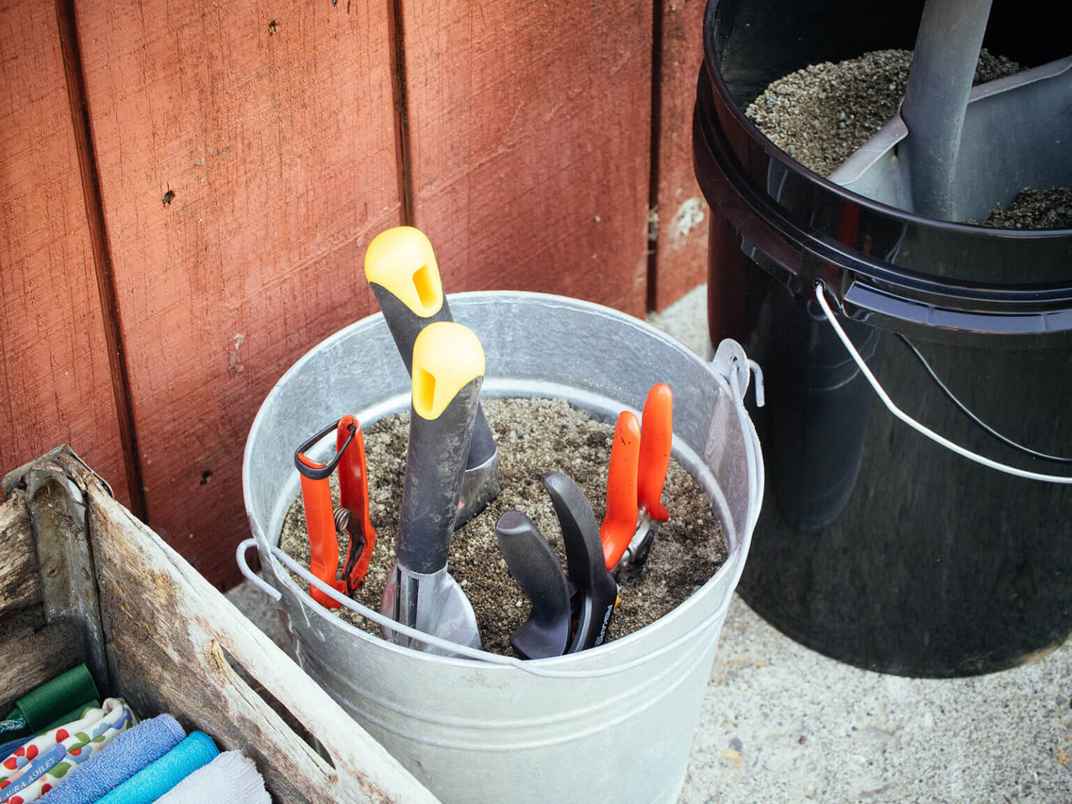 DIY Tool Cleaning Station: The Fastest Way to Clean Garden Tools ...