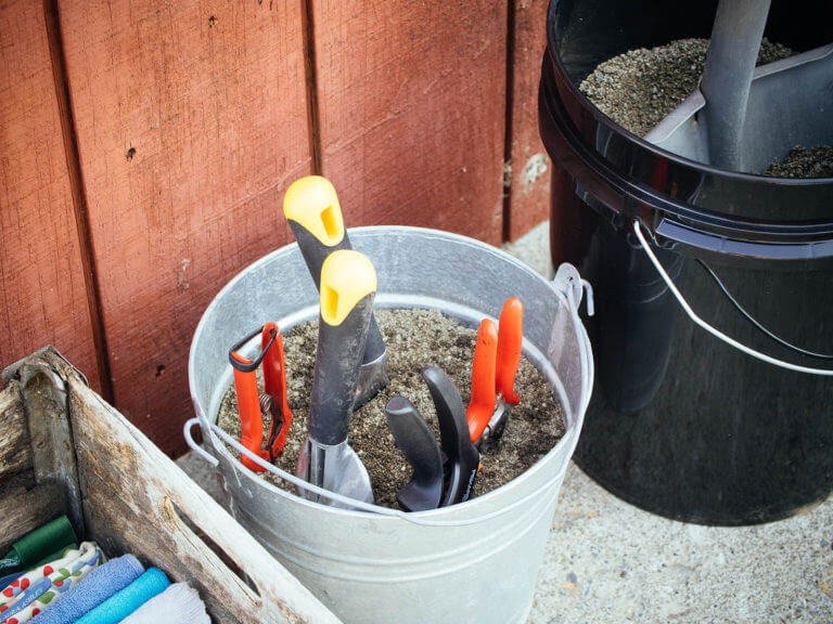 DIY Tool Cleaning Station: The Fastest Way to Clean Garden Tools ...